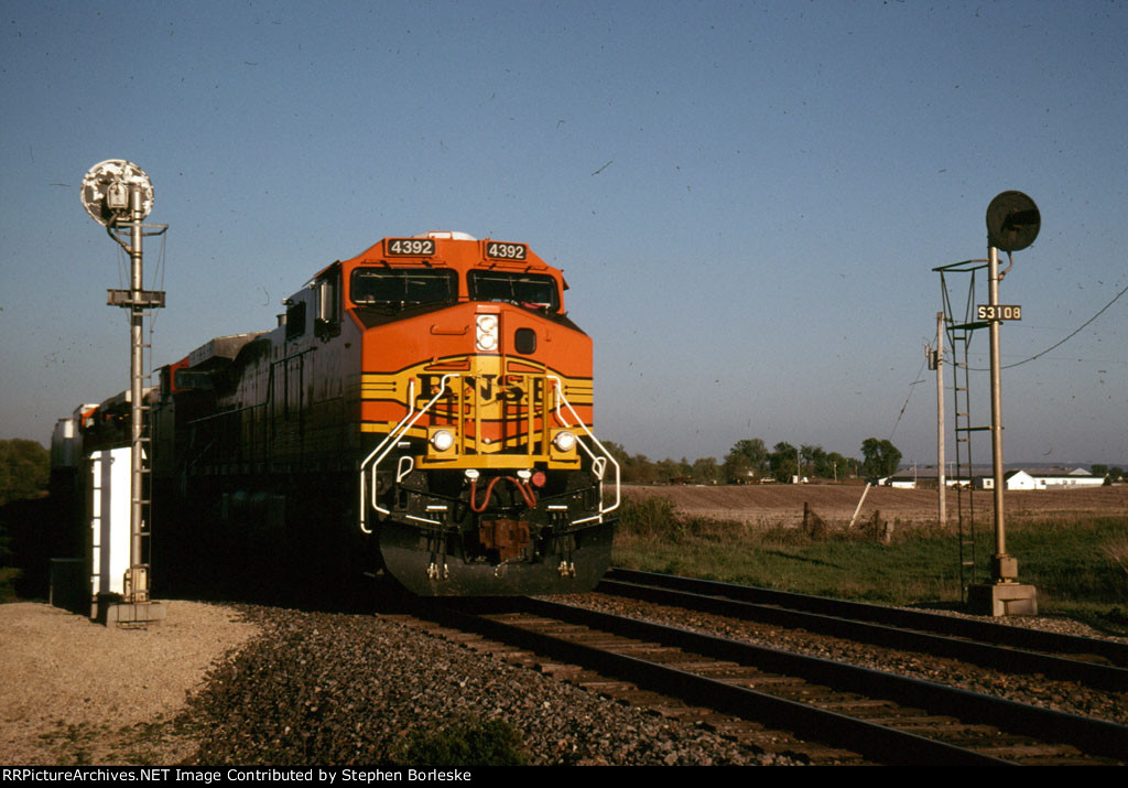 BNSF 4392